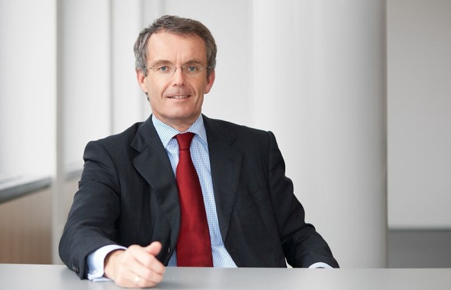 Vergütung Dax-Personalvorstände 2015: Robin J. Stalker | Personal | Haufe