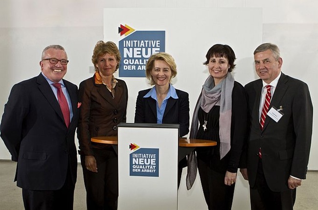 Initiative Neue Qualität der Arbeit stellt Steuerkreis vor | Personal ...