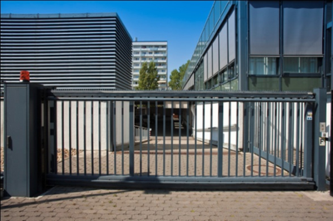 Kein Bestandsschutz für Türen und Tore | Arbeitsschutz | Haufe